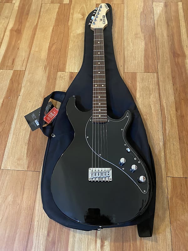 Line 6 Variax 300- Black w/Gig Bag | Reverb