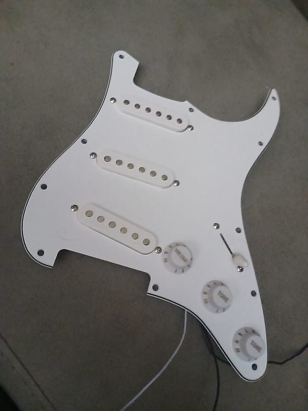 Squier (Fender) Strat loaded pickguard 2024-? - White Plastic | Reverb