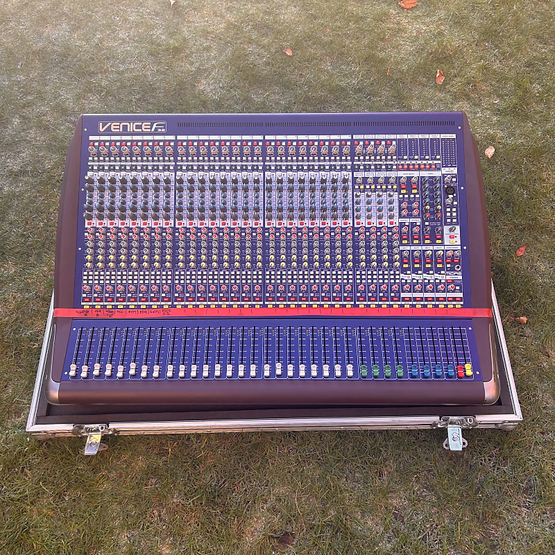 Midas Venice F32 plus Custom Hardcase | Reverb UK