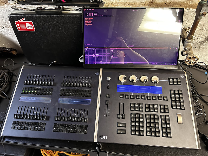 ETC Ion 1000 (Eos Series) + Fader Wing + Screen | Reverb