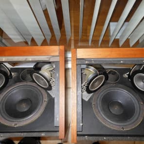 Fine BOSE 601 REFLECTIVE SPEAKERS ORIGINAL SERIES All 4 Fine BOSE 601 REFLECTIVE SPEAKERS ORIGINAL SERIES All 4
