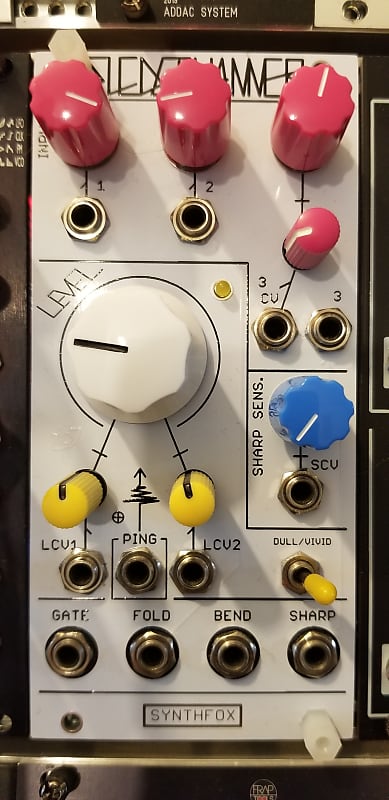 Synthfox Sledgehammer Lowpass Gate/VCA/Waveshaper/Distortion | Reverb