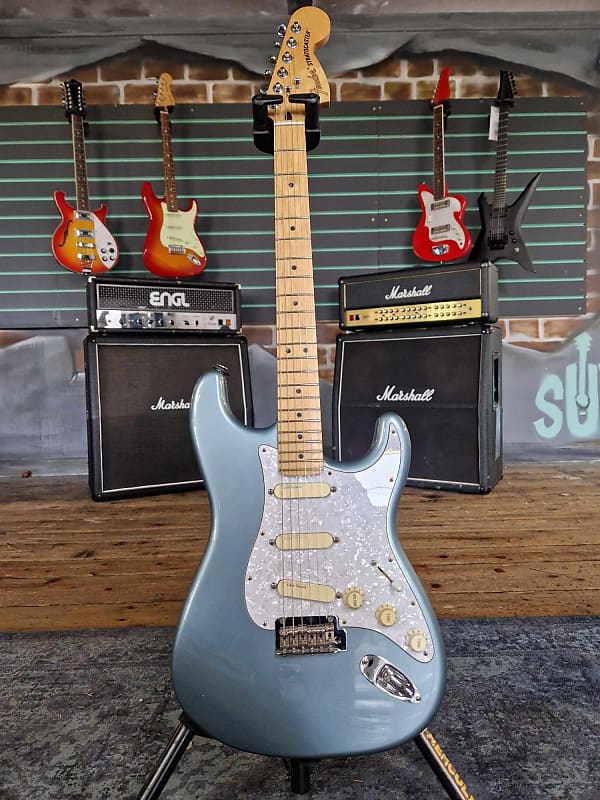 Fender Deluxe Roadhouse Stratocaster Metallic Ice Blue 2018 | Reverb