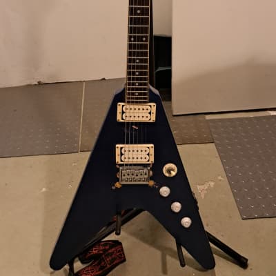Firefly Flying V burst | Reverb