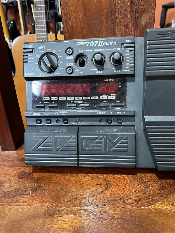 Zoom 707 II - Multi Effects Pedal + Drum Machine + Sampler + | Reverb