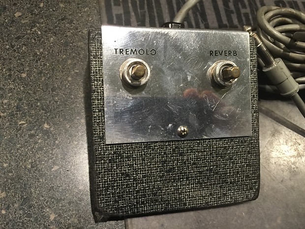 Silvertone 1484 Foot Switch Silver and Tolex | Reverb