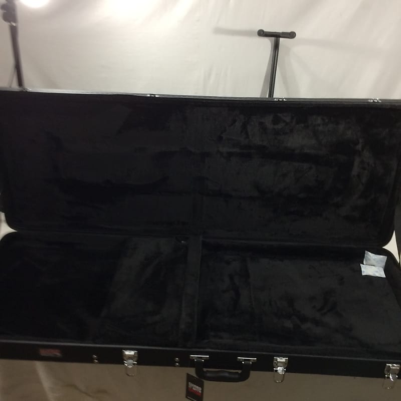 Gator GWE-EXTREME Hard Shell Extreme Shape Electric Guitar | Reverb