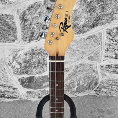 Rogue by Squier ST-3 Strat Style Guitar | Reverb