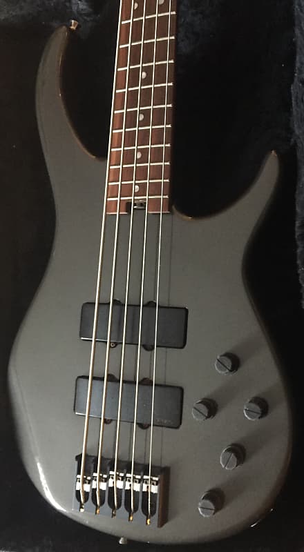 Peavey G V 5 string Modulus designed graphite neck | Reverb