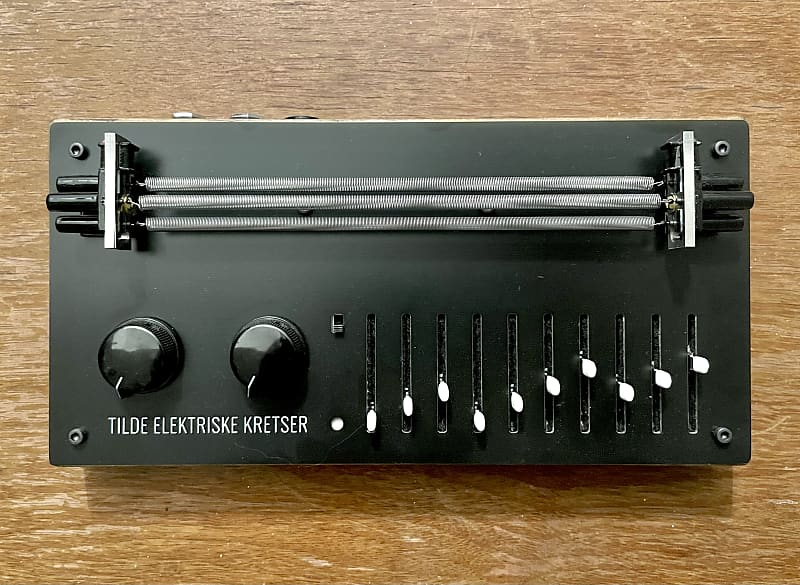 Tilde Elektriske Krester Fjærlett Spring Reverb Feedback | Reverb