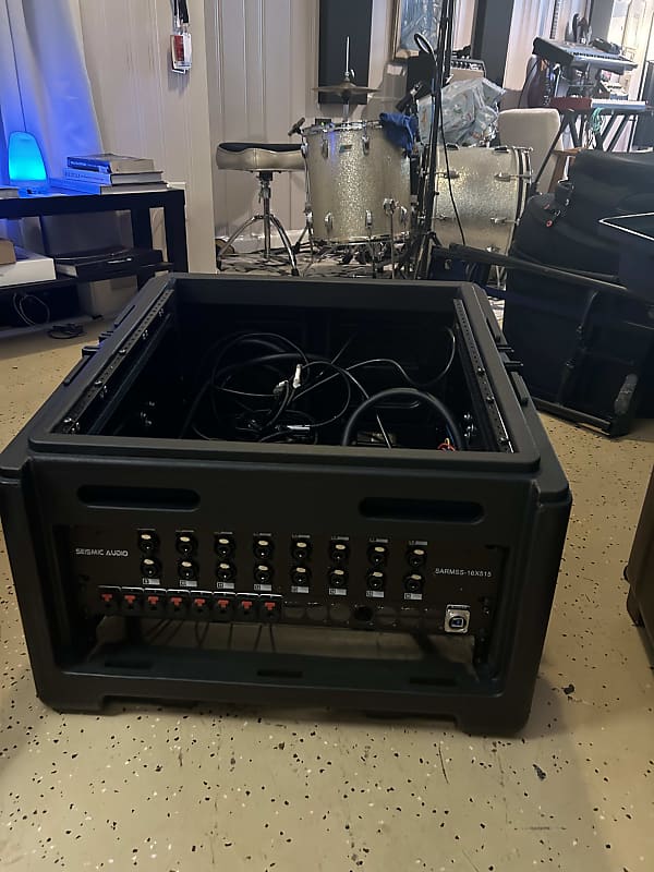 SKB SKB 1SKB-R104W 10U x 4U Rolling Compact Rig Mixer Rack | Reverb