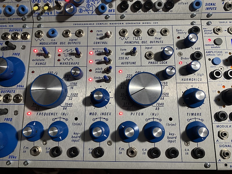 Programmable Complex Waveform Generator Model 259r | Reverb