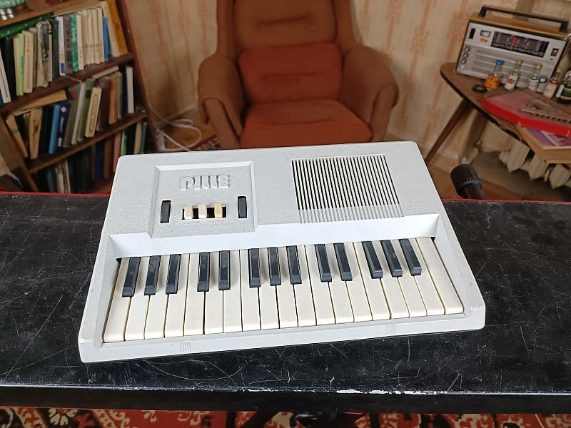 PILLE Vintage SOVIET ANALOG SYNTHESIZER USSR kids Synth | Reverb