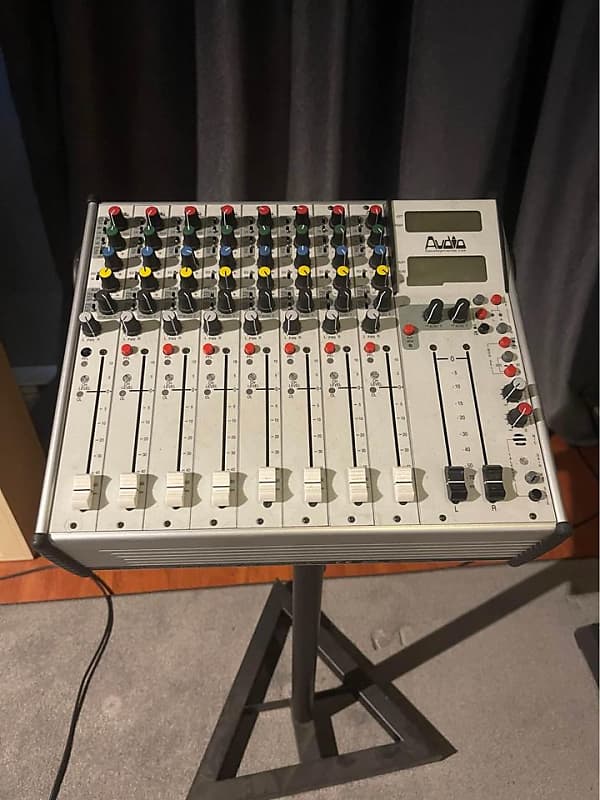 Audio Development AD 255 1990 white silver | Reverb