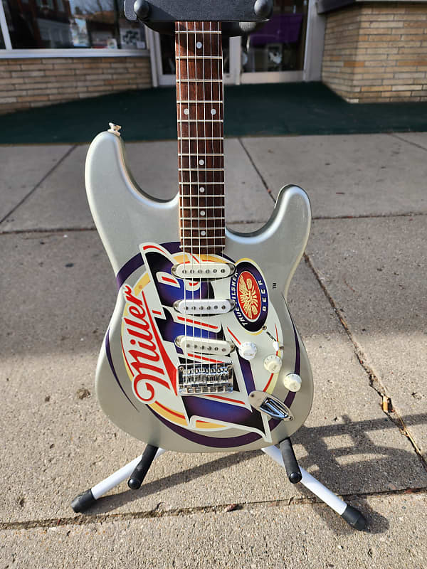 Squier Limited Edition Miller Lite Stratocaster | Reverb Deutschland