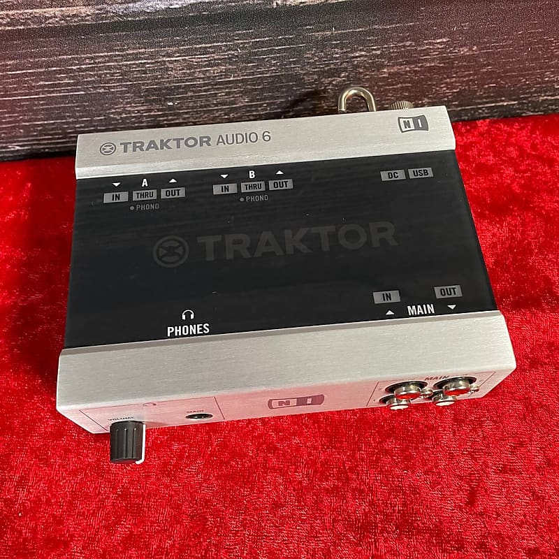 Native Instruments TRAKTOR AUDIO 6 Audio Interface | Reverb