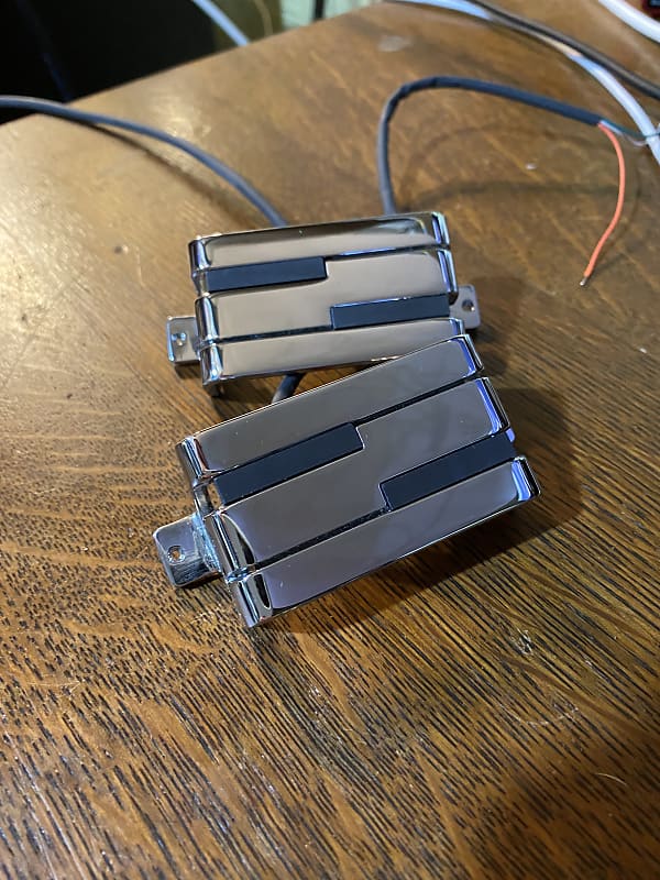 Lace Alumitone - pair | Reverb