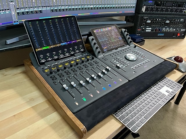 Mix Ends Avid S1 & Dock extended desktop stand | Reverb