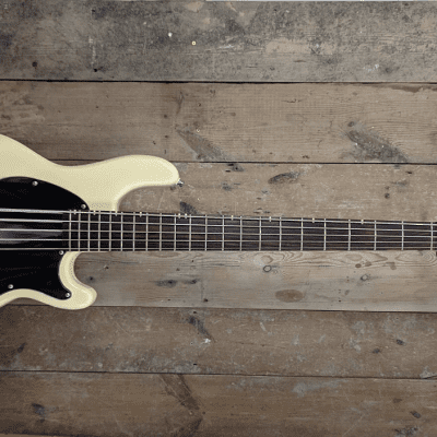 Status The Groove Bass V | Reverb