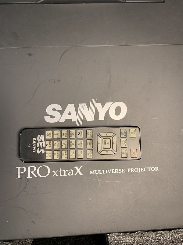 Sanyo 12 K Projector PLC-XF1000 | Reverb