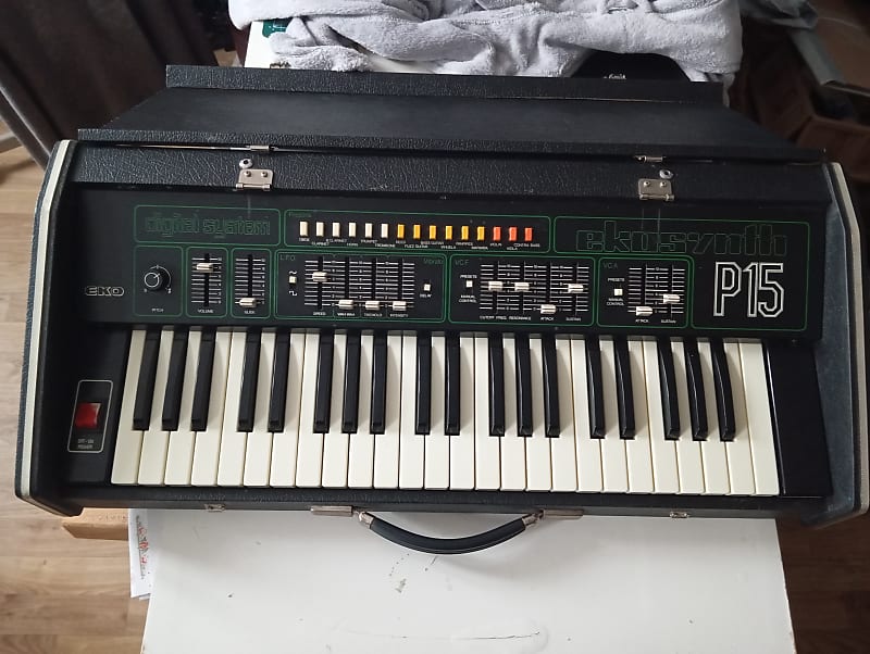 Eko P15 1975 - Monophonique | Reverb