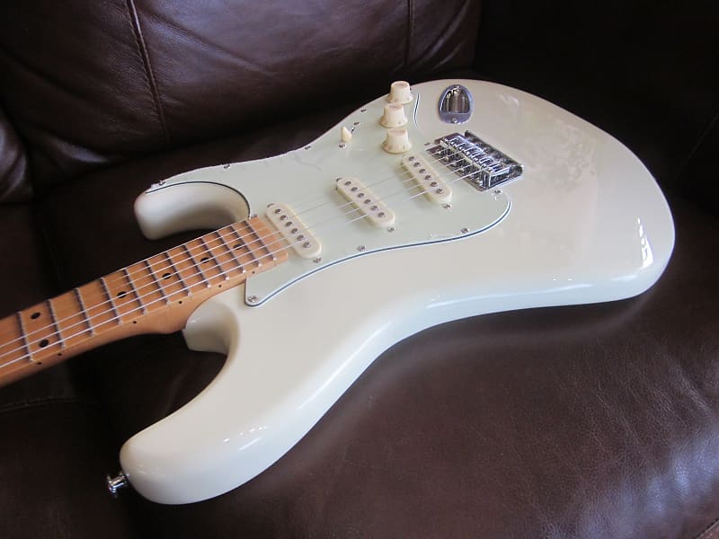 Tagima TG-530 Electric Guitar Olympic White TG-530-OWH-LF/MG | Reverb