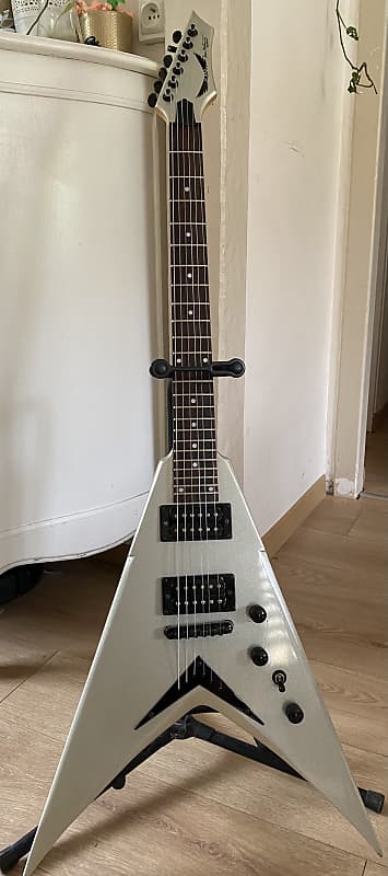 Dean signature v Dave Mustaine - silver | Reverb