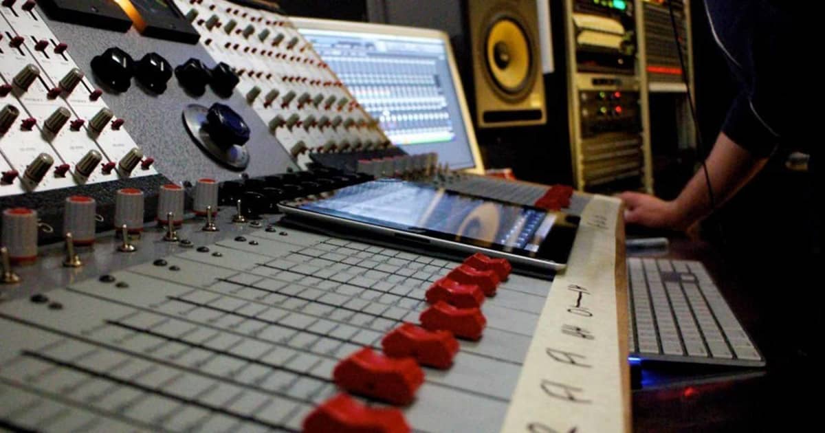 Integrating Analog Recording Gear with DAWs | Reverb News