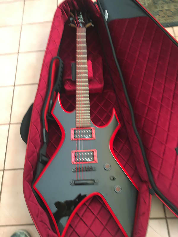 B.C. Rich Warlock Black and red | Reverb