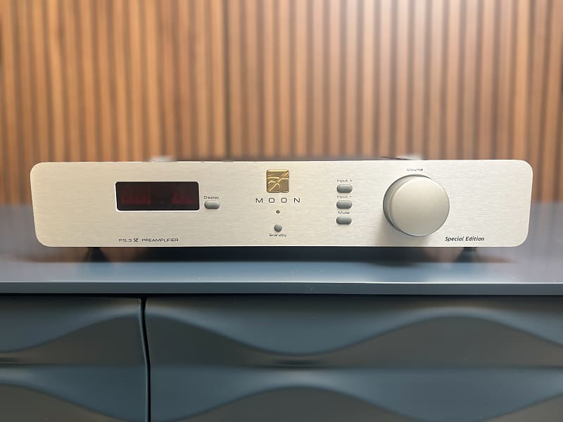 Moon P5.3se Preamplifier | Reverb