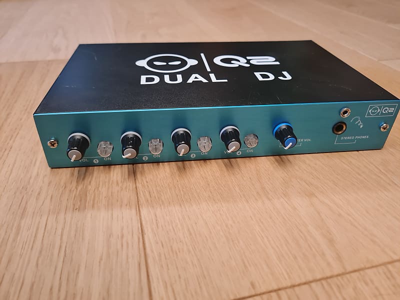 Q2 Dual DJ headphone splitting system | Reverb