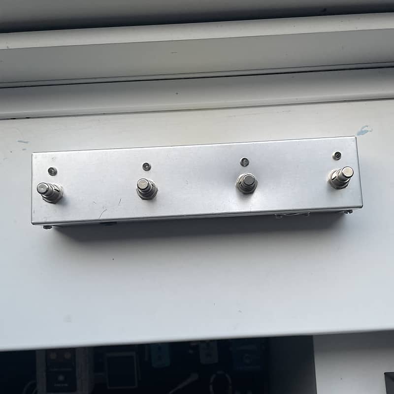 Buzz Electronics 4 way programmable midi switcher | Reverb UK