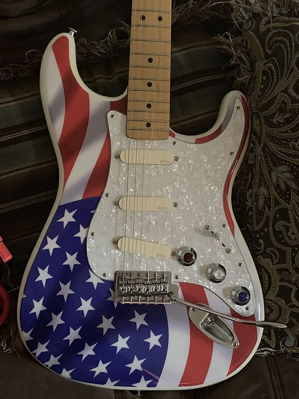 Fender Stratocaster w/American Flag Custom Graphic | Reverb UK