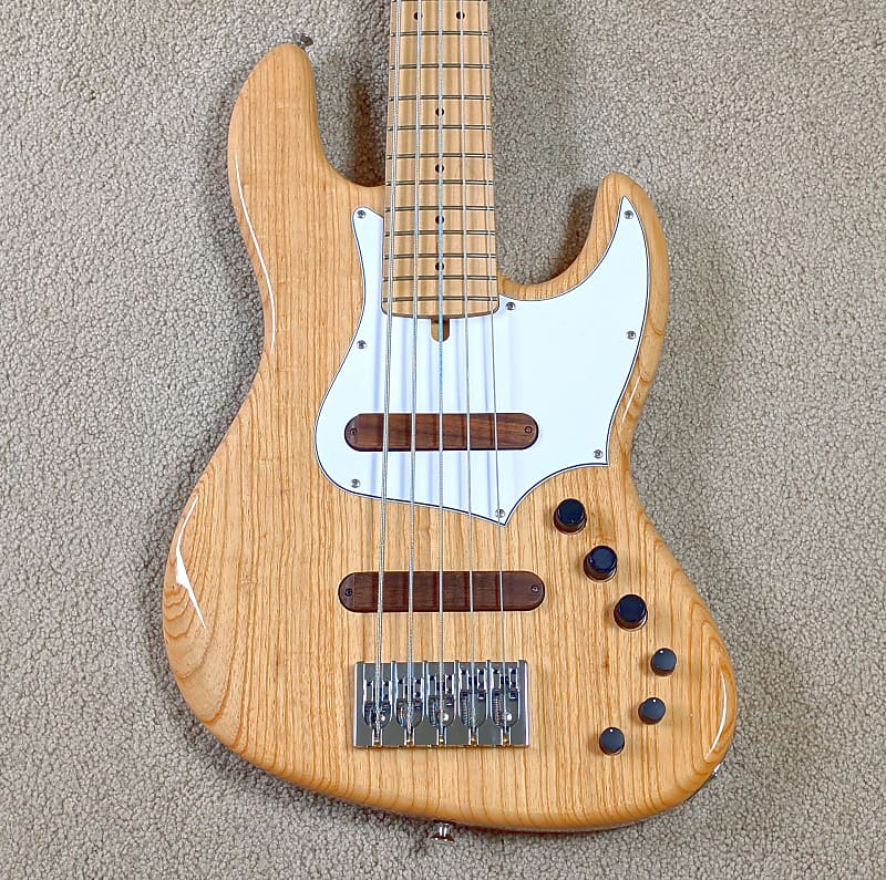 XOTIC XJ-Pro Vintage 5-String Jazz Bass Guitar w/Bag - | Reverb España