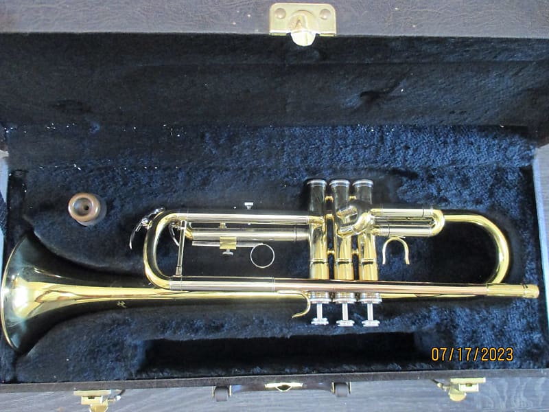 Jean Paul brand trumpet with case and mouthpiece | Reverb