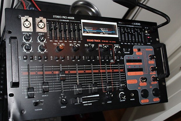 Professional DJ Rackmount Mixer - w/ Light Sampler and Echo | Reverb