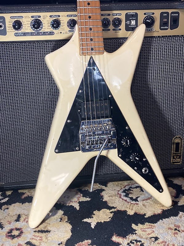 Peavey Mantis w/ Kahler Flyer Tremolo 1980s - Vintage Whote | Reverb