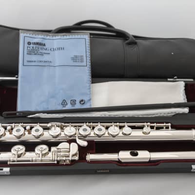 Yamaha YFL-684H Professional Flute All Silver, Open-hole Yamaha YFL-684H Professional Flute All Silver, Open-hole