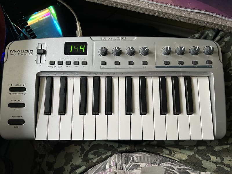 M-Audio KeyStudio 25 MIDI Keyboard Controller 2006 - 2007 - | Reverb