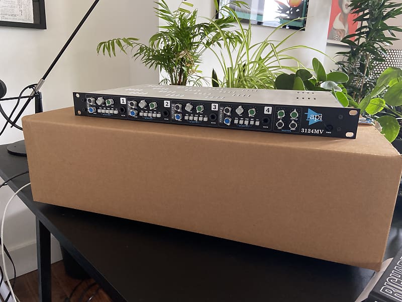 API 3124MV Discrete 4 Channel Mic/Line Pre with Variable | Reverb UK
