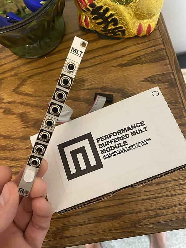 Malekko Performance Buffered Mult Module | Reverb