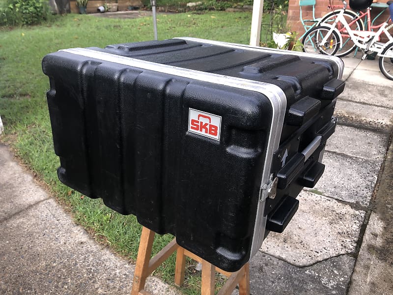 SKB 6 unit rack case Black | Reverb
