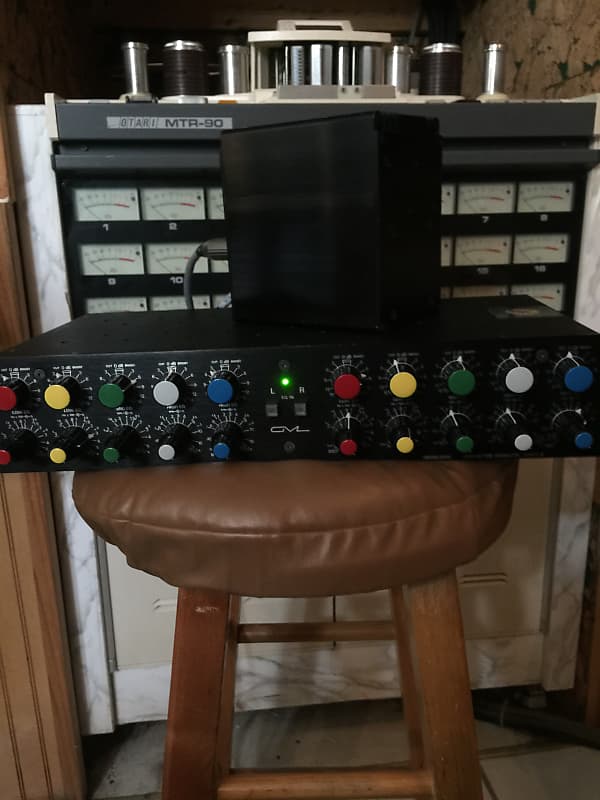 GML 8200 2-Channel 5-Band Parametric Equalizer with Power | Reverb