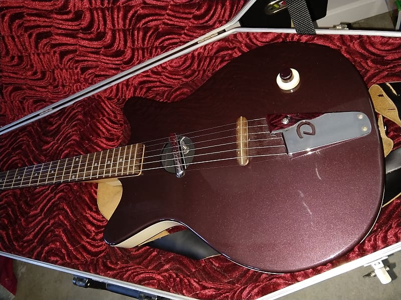 Danelectro Convertible with Hardshell Case - 1990s Plum | Reverb