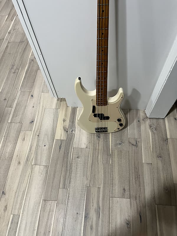 Peavey Fury Bass Guitar | Reverb