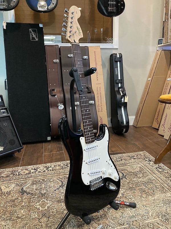 Fender Squire Strat - Black | Reverb