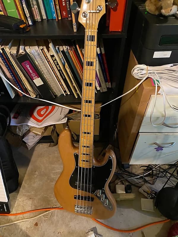 Fender Squier, Classic Vibe, 1970's Jazz Bass - Gloss | Reverb