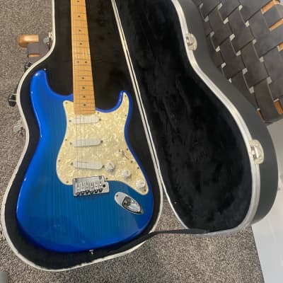 Fender American Stratocaster Deluxe Plus 1998 - Blue | Reverb