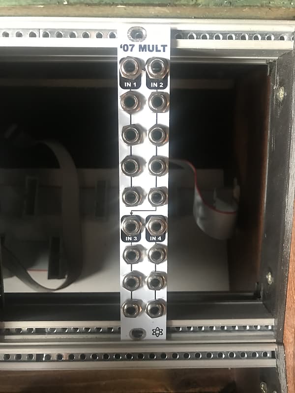 Synthrotek MST ‘07 Buffered Mult 4hp Multiple Eurorack | Reverb Canada