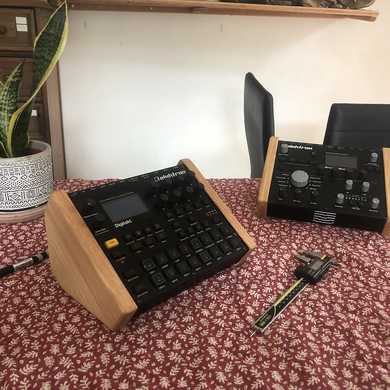 Digitakt mk1/mk2 Wood Stand (oak) | Reverb Australia